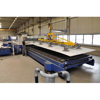 HT vacuum lifting device | Mennens Netherlands