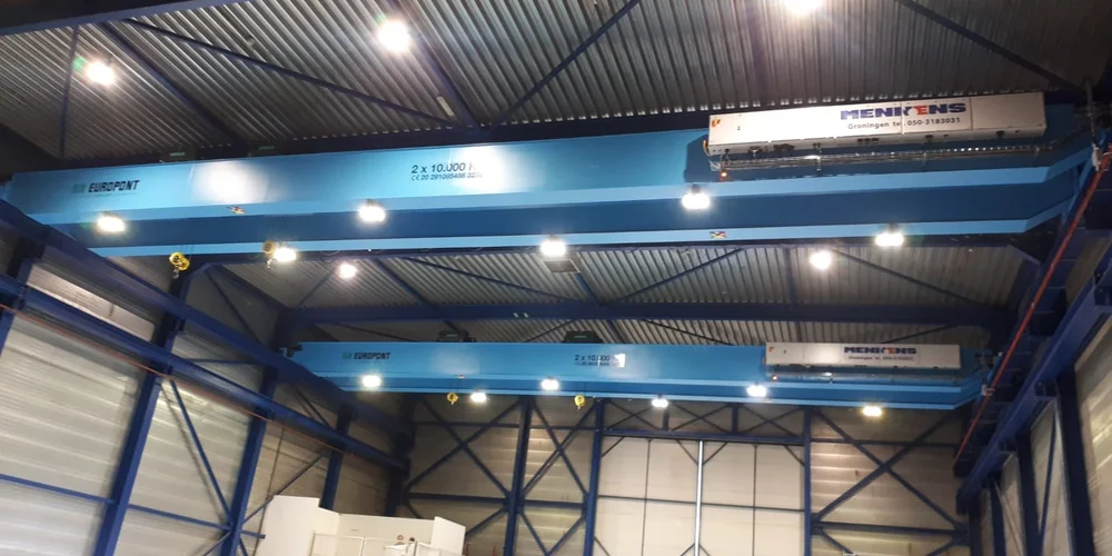 Ontdek de Cruciale Onderdelen van een bovenloopkraan | Mennens Nederland