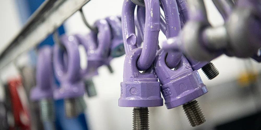 Goedgekeurde hijsgereedschappen herkennen | Mennens Nederland