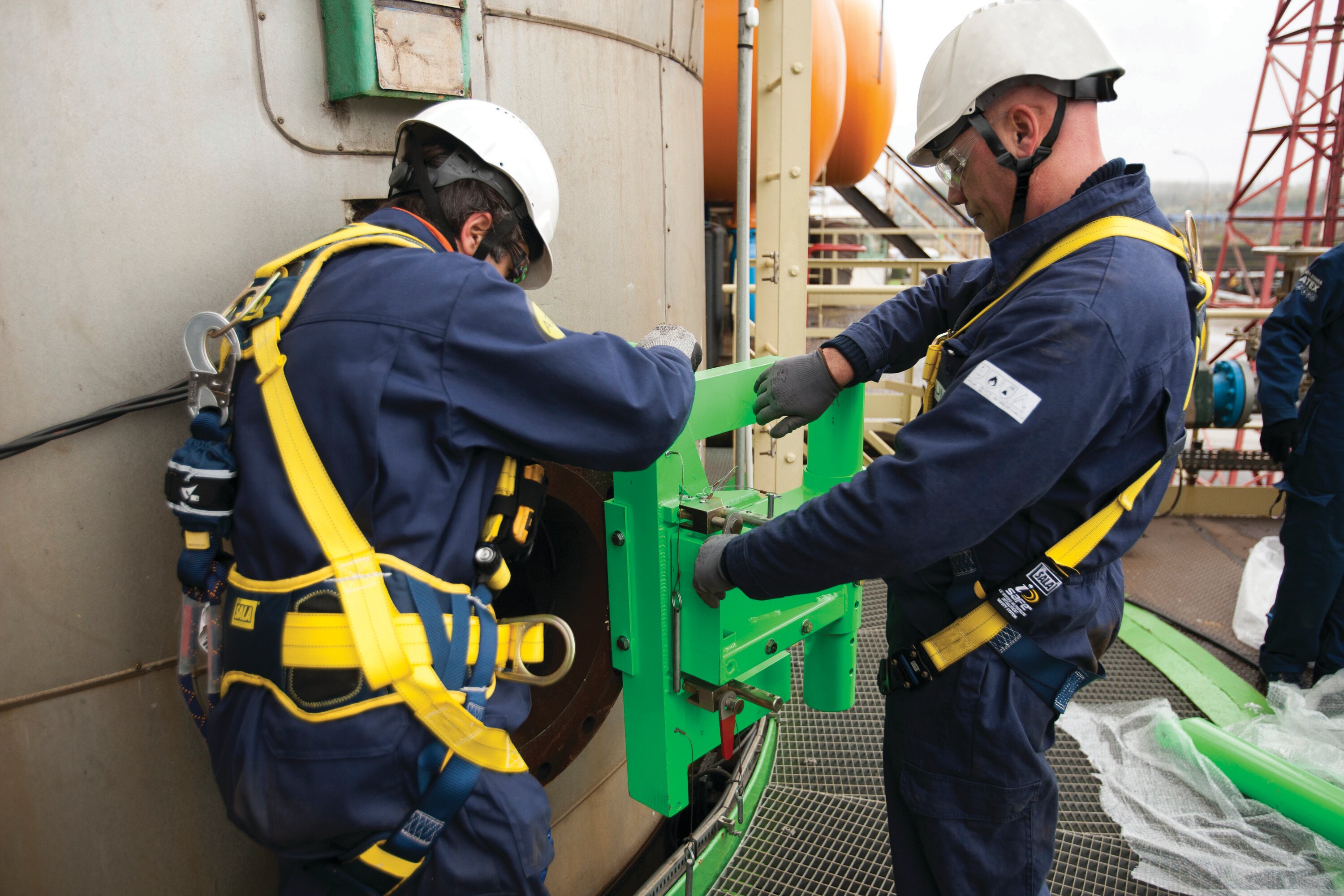 Besloten ruimte, eenvoudig betreden, veilig verlaten | Mennens Nederland